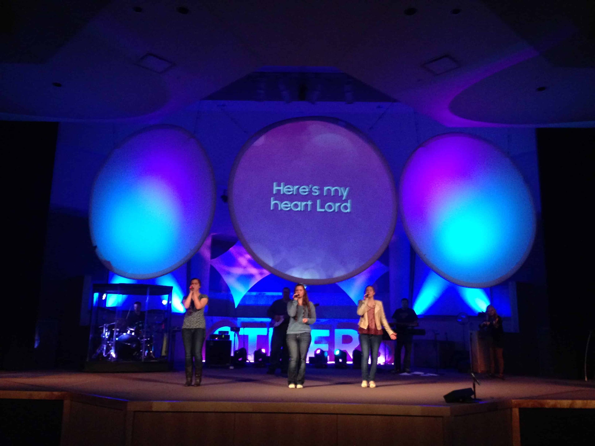 Circle Projection Screens | StretchyScreens